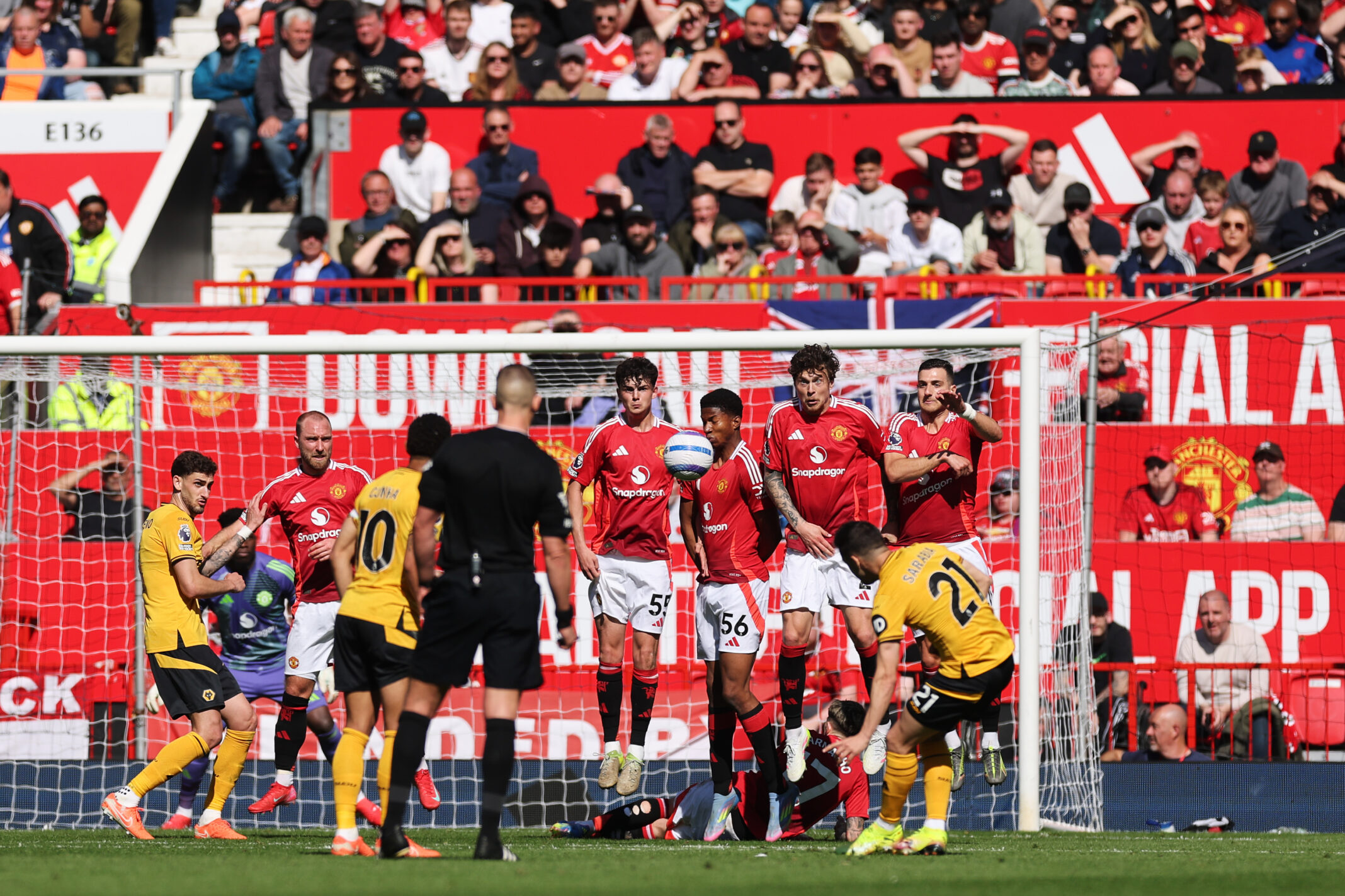 Manchester United player ratings vs Wolves- The 4th Official - A view ...