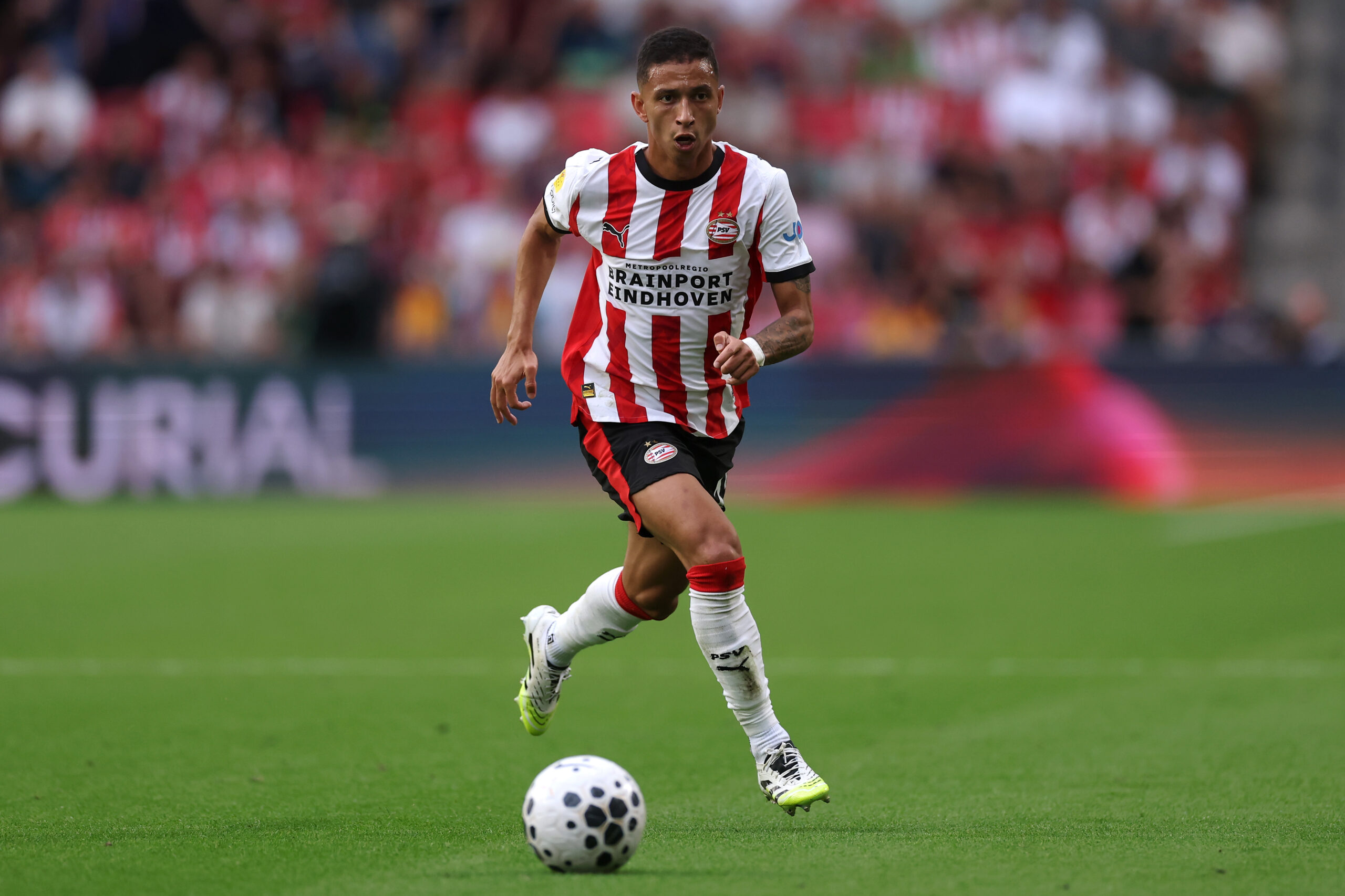 Leeds United Join Porto's Bid for €18m Full-Back