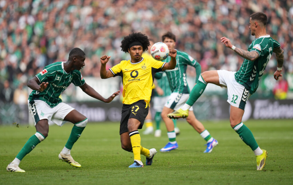Manchester United Are Set To Rival Chelsea For This Borussia Dortmund ...